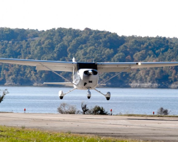 Debate: full flap landings? : Air Facts Journal