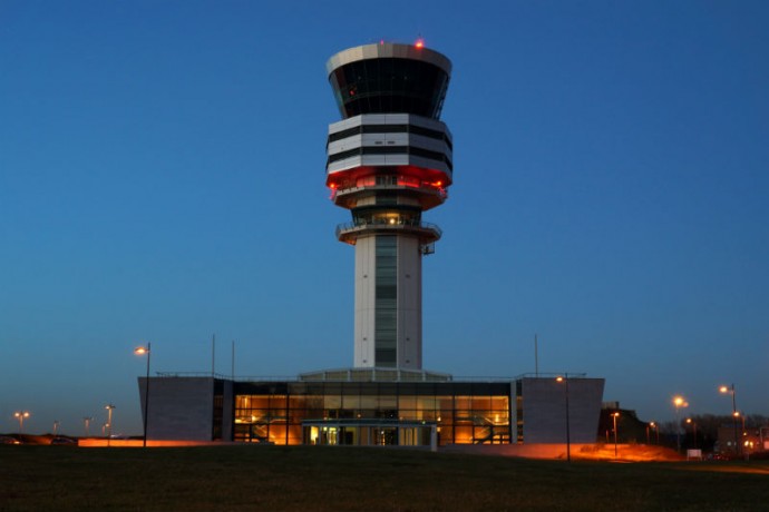 Remote ATC towers - coming to an airport near you? : Air Facts Journal