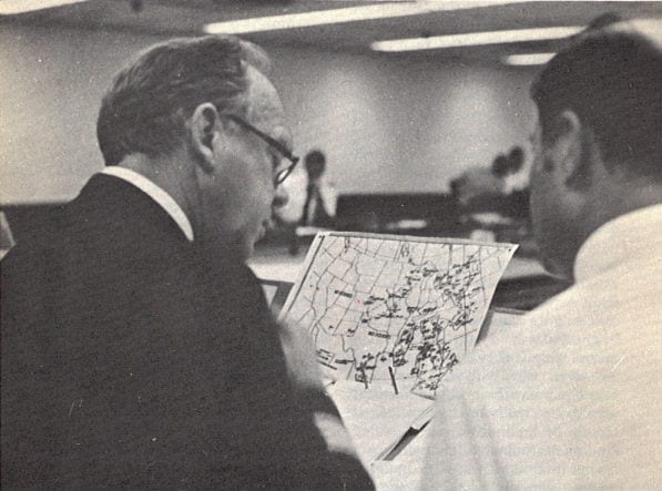 From the archives: Leighton Collins flies a 747 to Paris : Air Facts ...