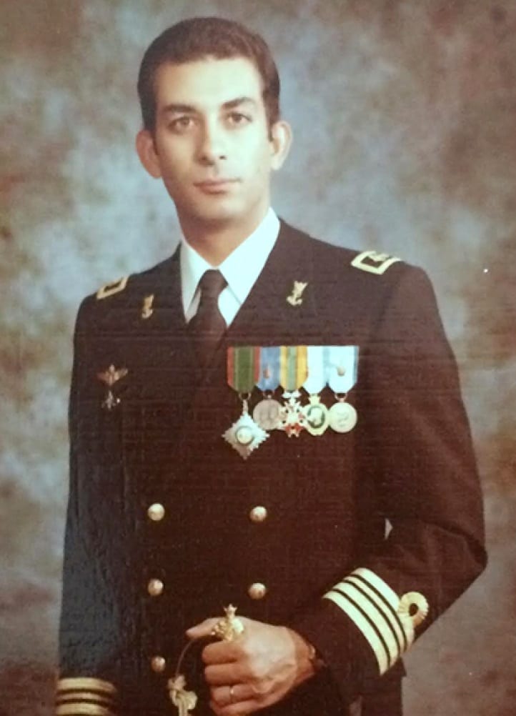 Flying with the famous and infamous : Air Facts Journal