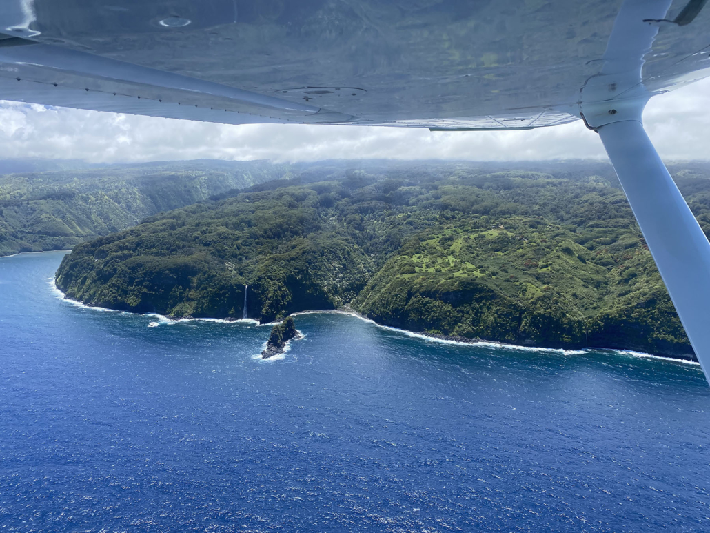Flying in paradise: a vacation flight lesson in Maui : Air Facts Journal